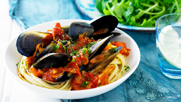 Tomato and saffron mussels | Women's Weekly Food