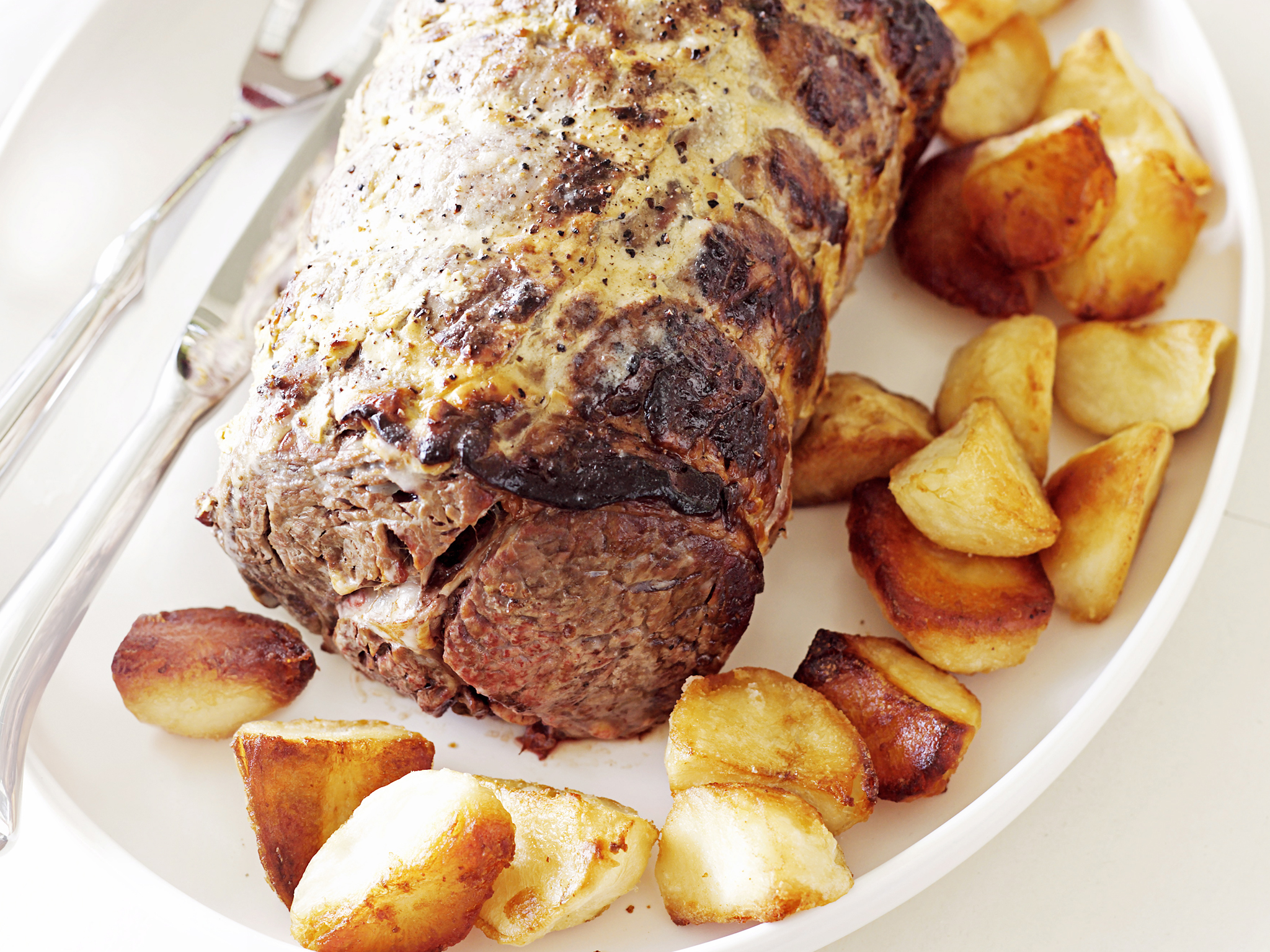 Mustard-glazed roast beef with gravy | Women's Weekly Food