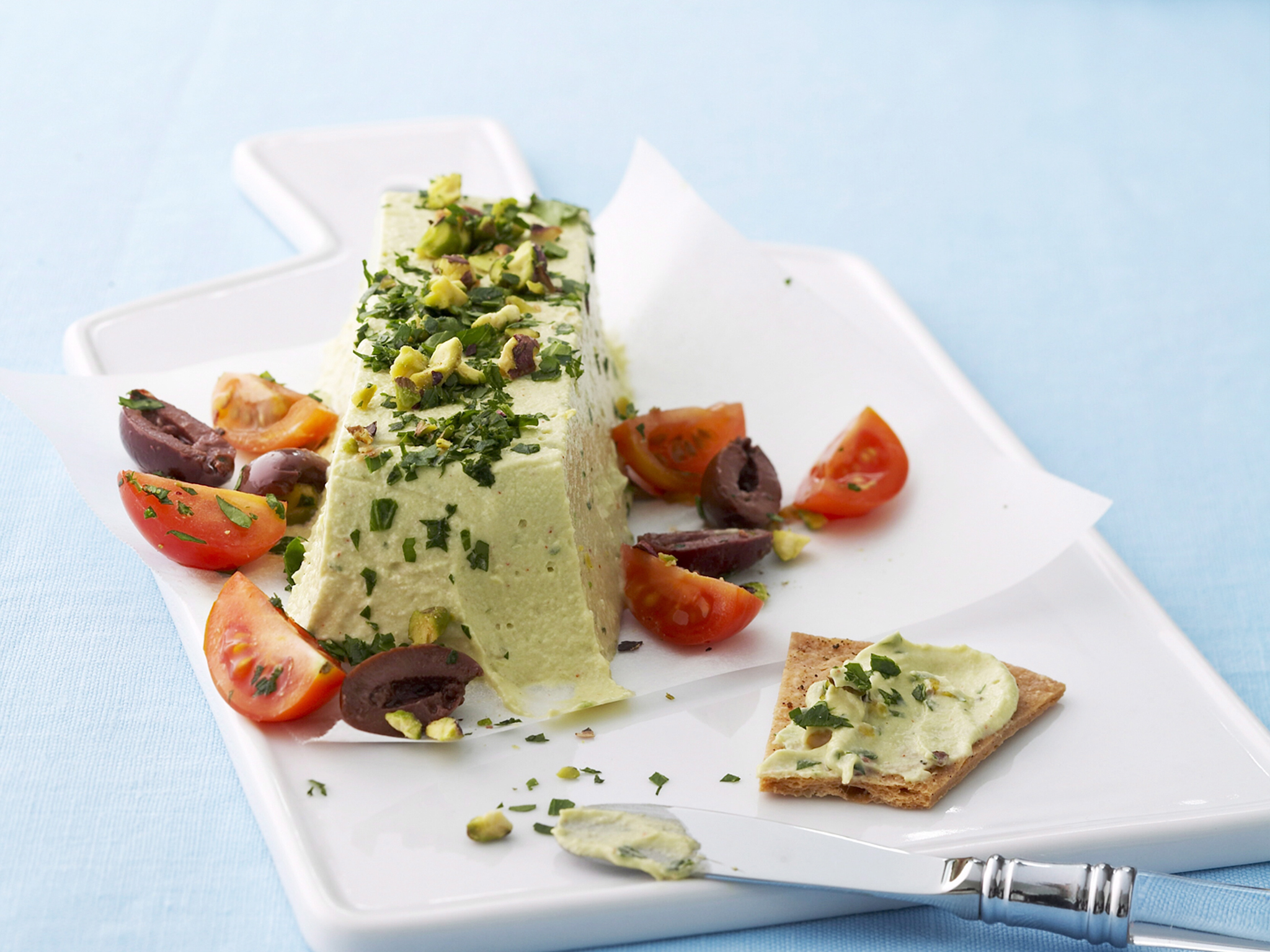 Avocado pate with parsely and pistachios | Women's Weekly Food