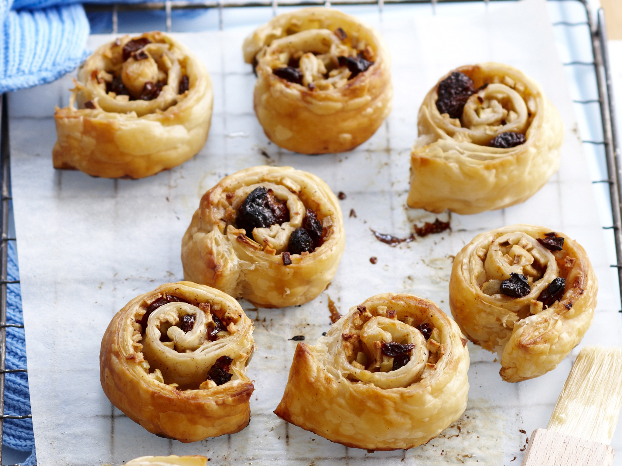 Apple cinnamon scrolls | Women's Weekly Food