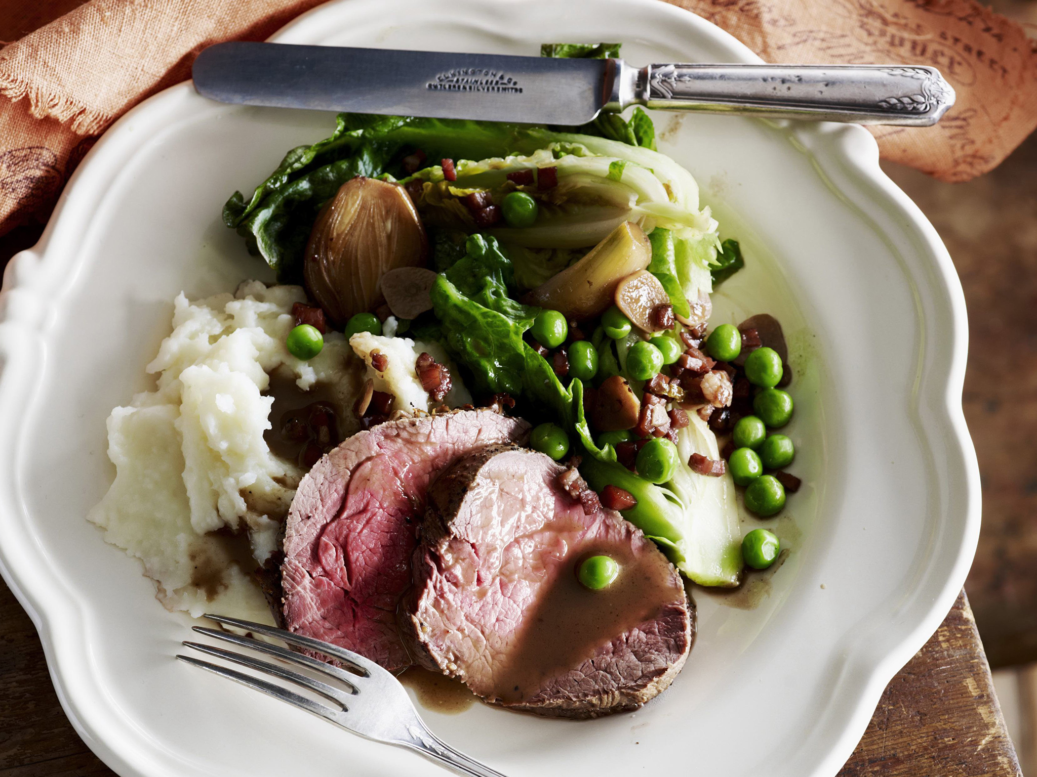 Peppered beef fillet with french-style peas | Women's Weekly Food