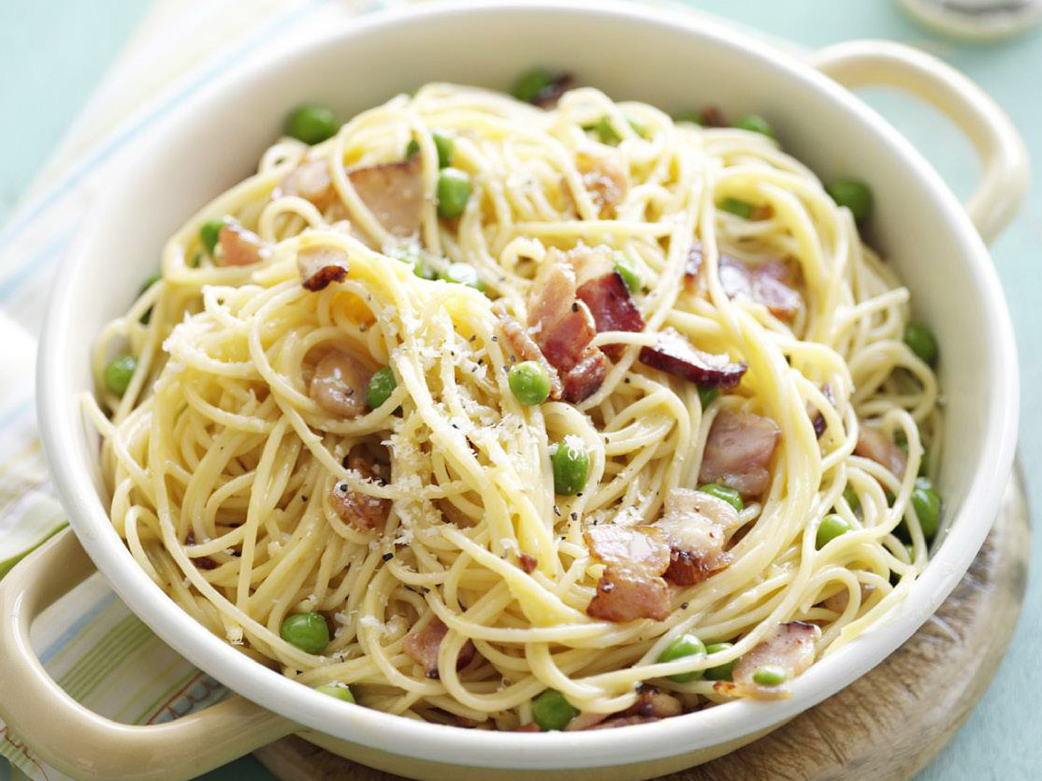 Spaghetti carbonara with peas | Women's Weekly Food