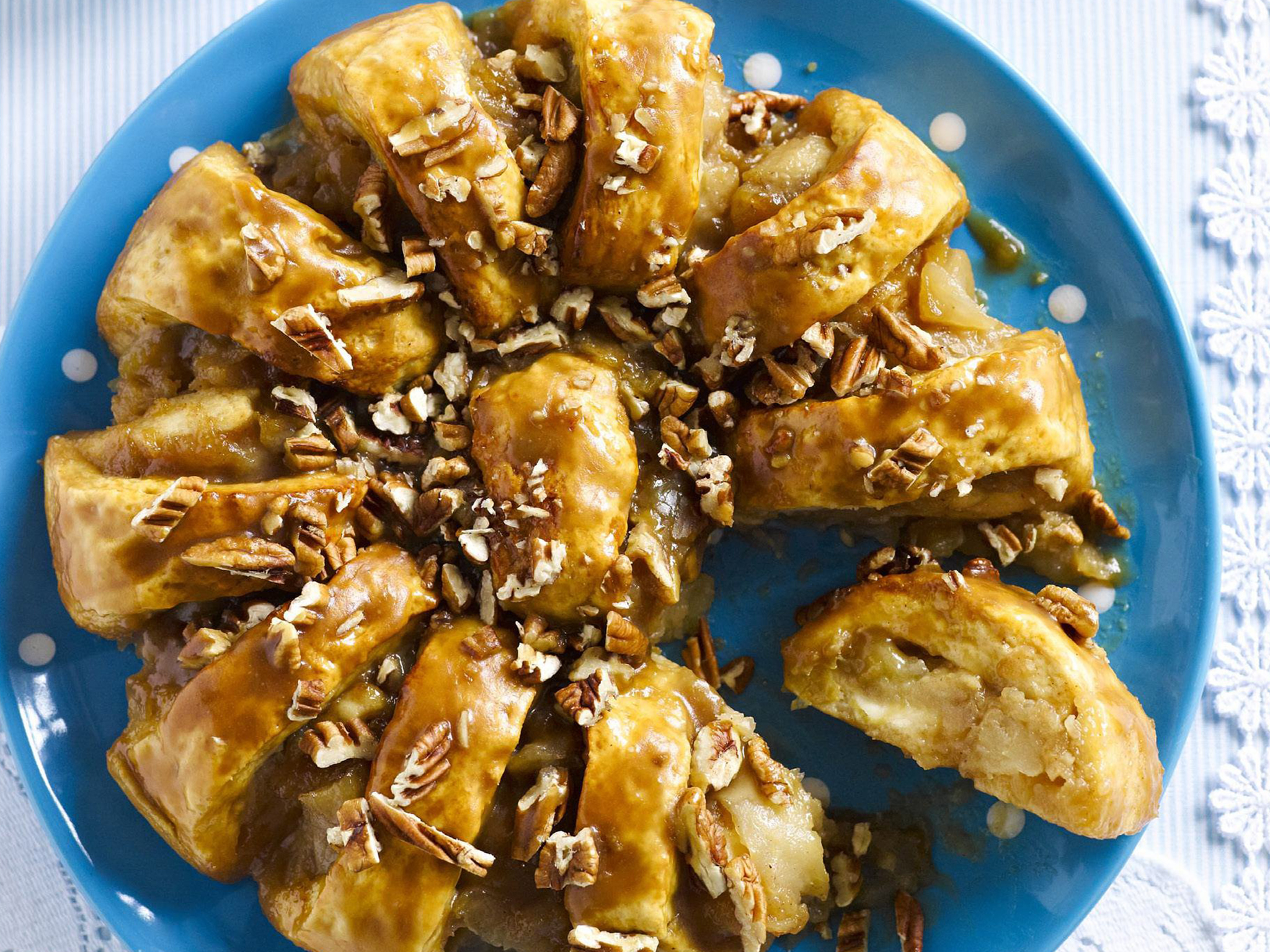 Caramel apple pull-apart | Women's Weekly Food