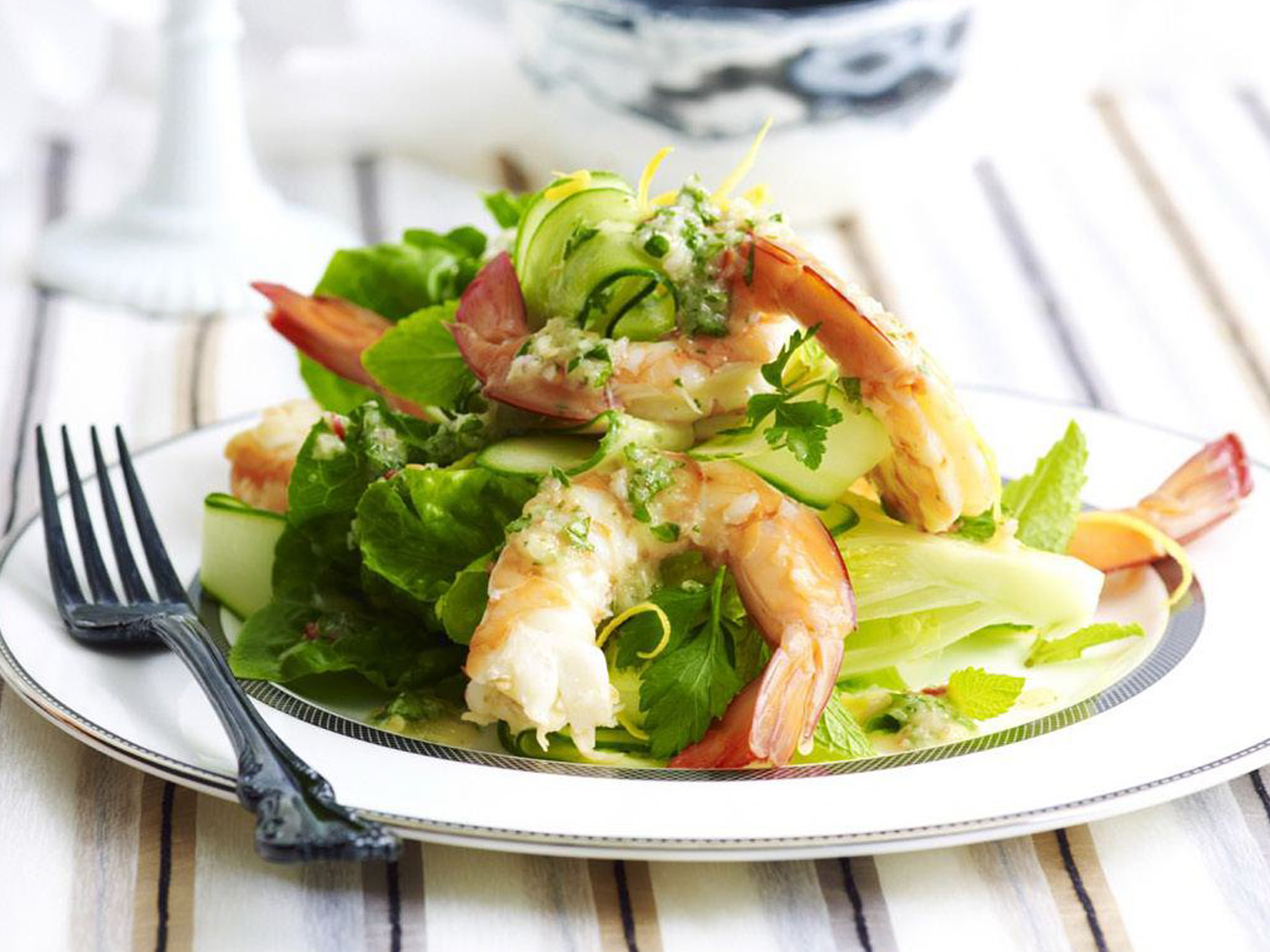Prawn salad with mint and lemon dressing | Women's Weekly Food