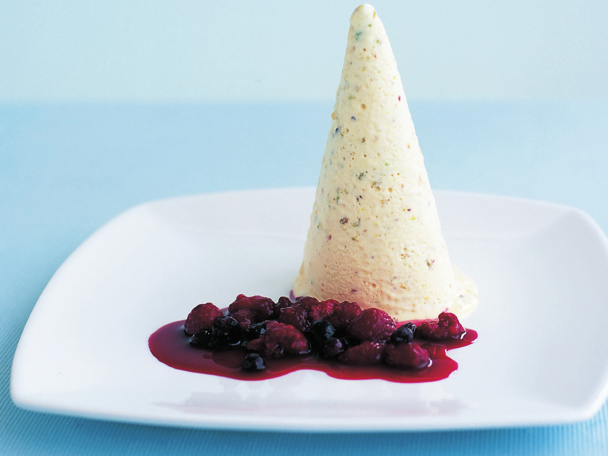 White chocolate and pistachio parfait | Women's Weekly Food