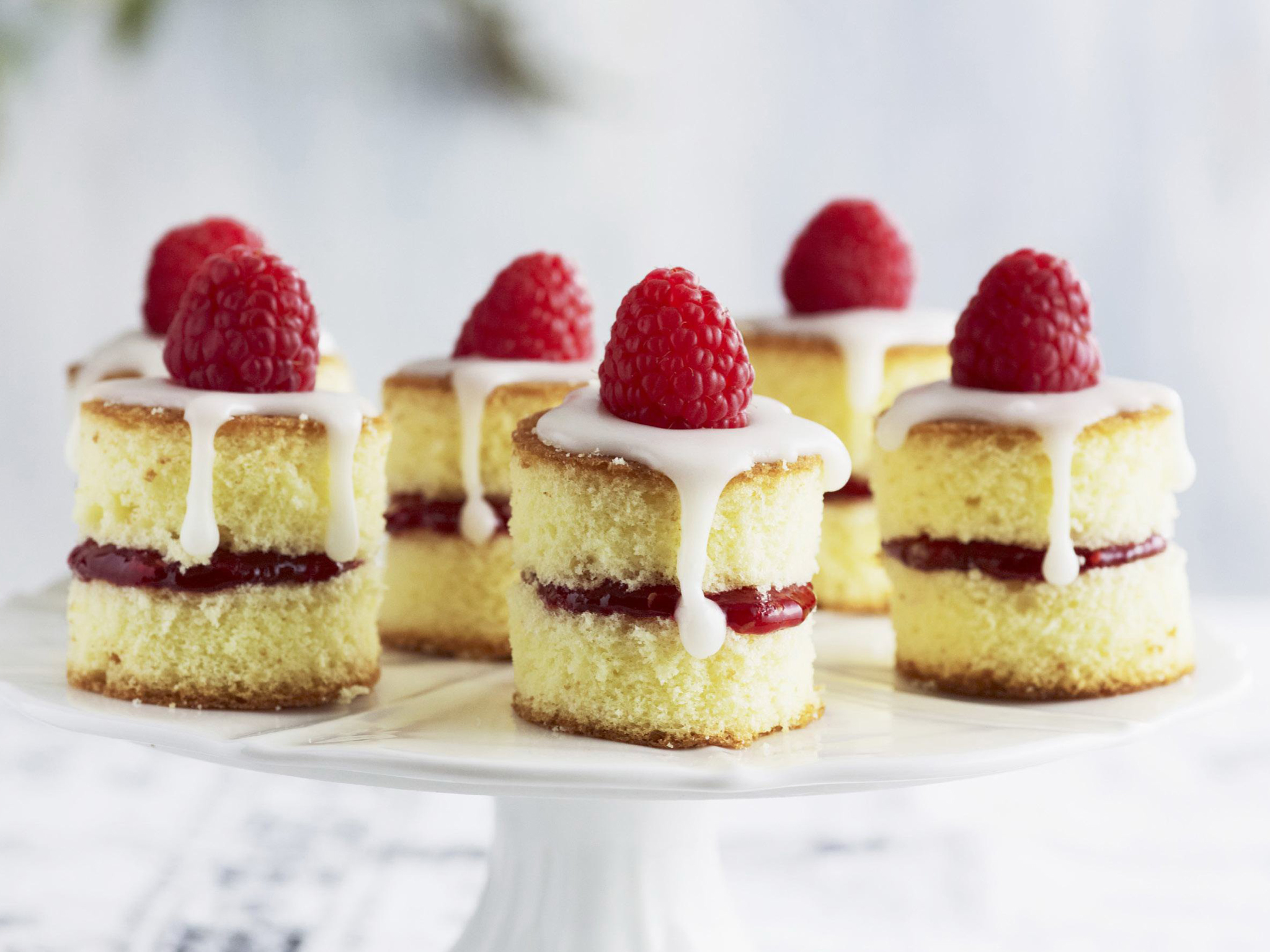 Mini Raspberry Sponge Cakes Women s Weekly Food Mini Raspberry Sponge Cakes Women s Weekly Food