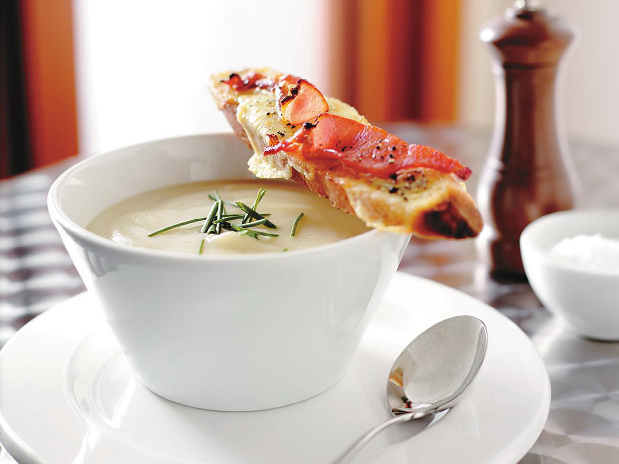 Cauliflower soup with cheese and bacon toasts | Women's Weekly Food