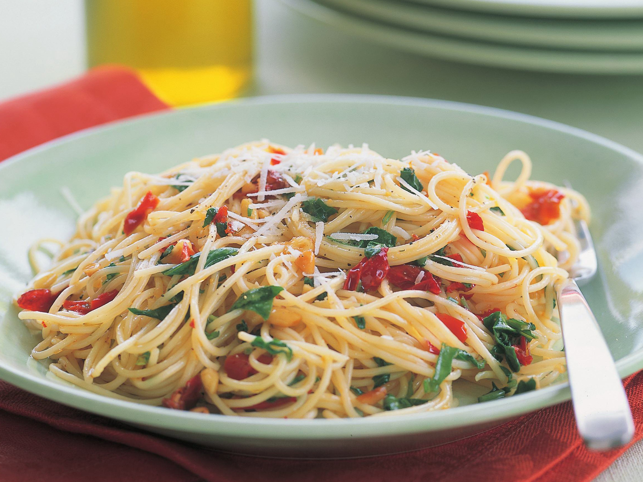 Spaghettini with rocket, pine nuts and sun-dried capsicum | Women's ...