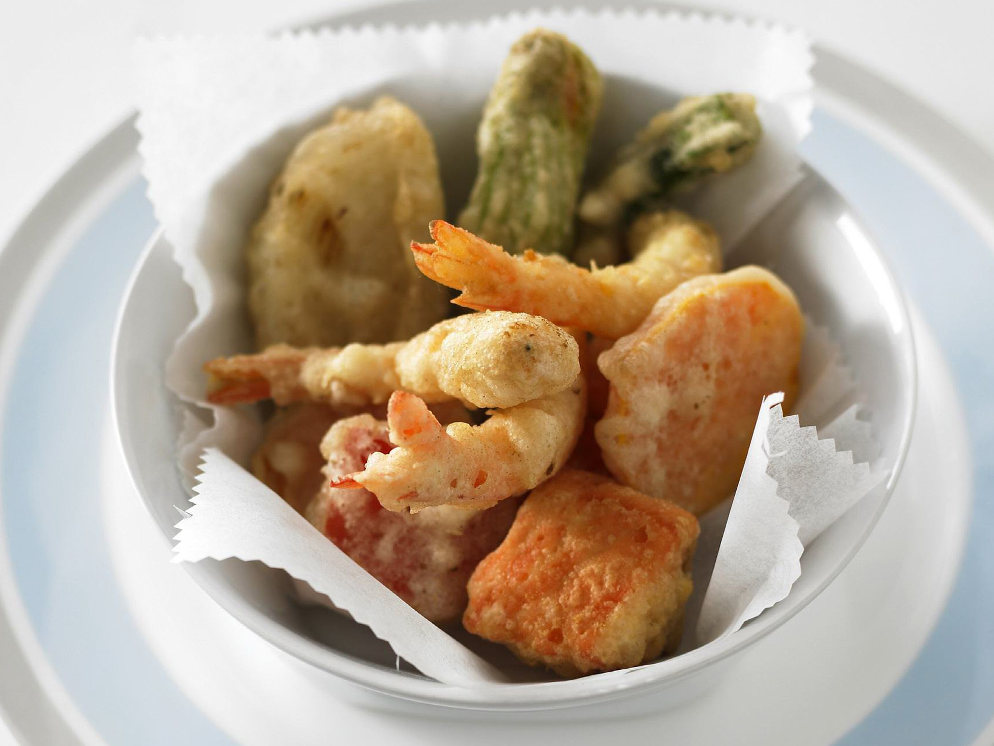 Seafood and vegetable tempura with lemon dipping sauce | Women's Weekly ...