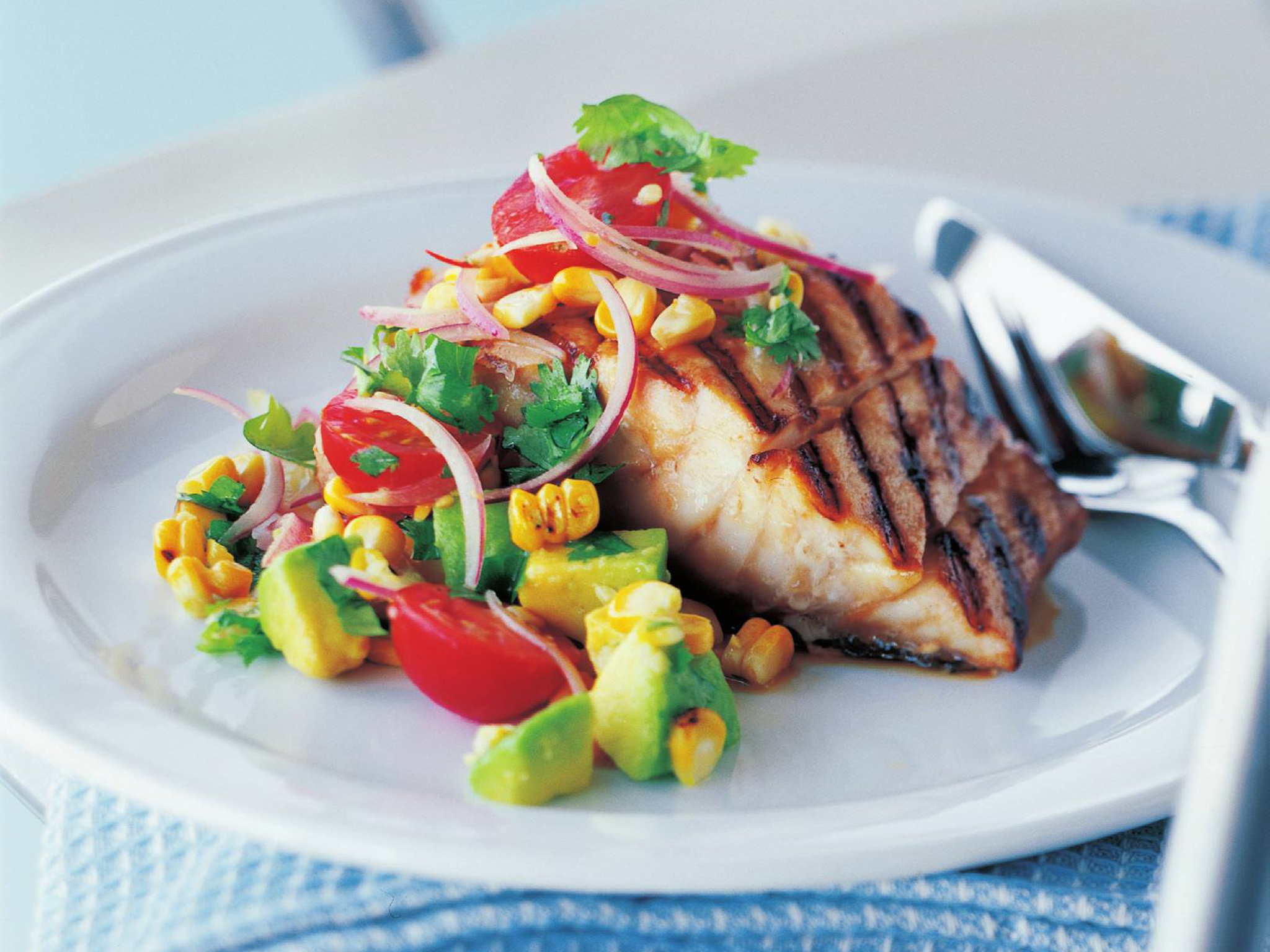 Fish with grilled corn salad | Women's Weekly Food