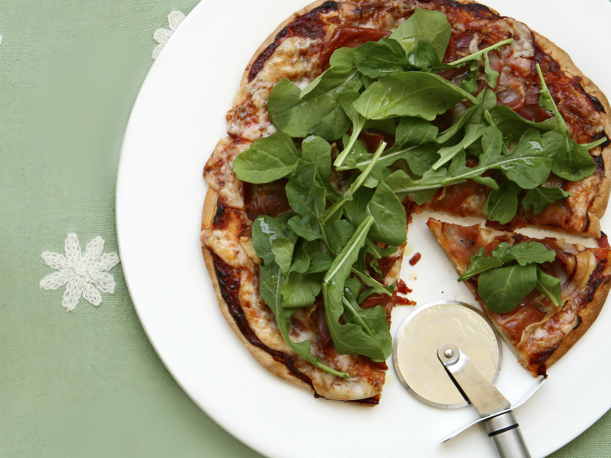 Prosciutto and rocket pizza | Women's Weekly Food