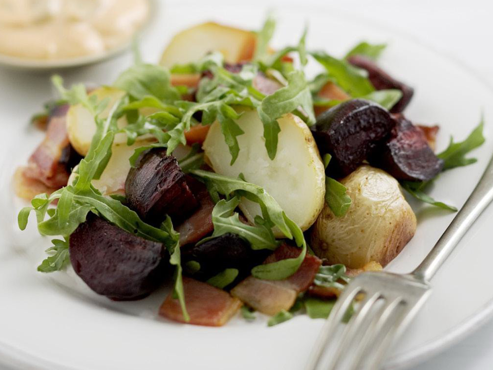 Roasted beetroot & potato salad | Women's Weekly Food