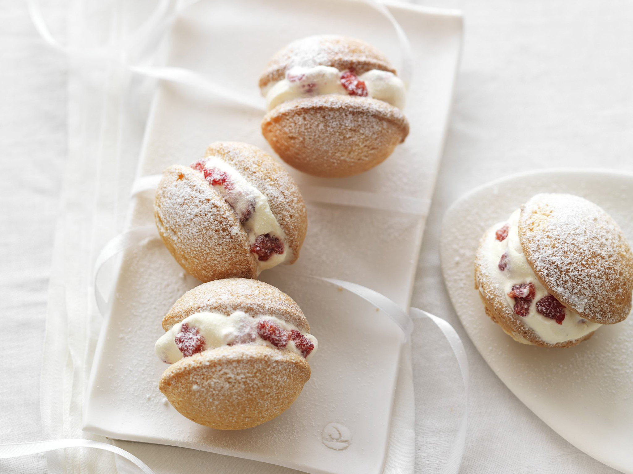 Raspberry powder puffs | Women's Weekly Food