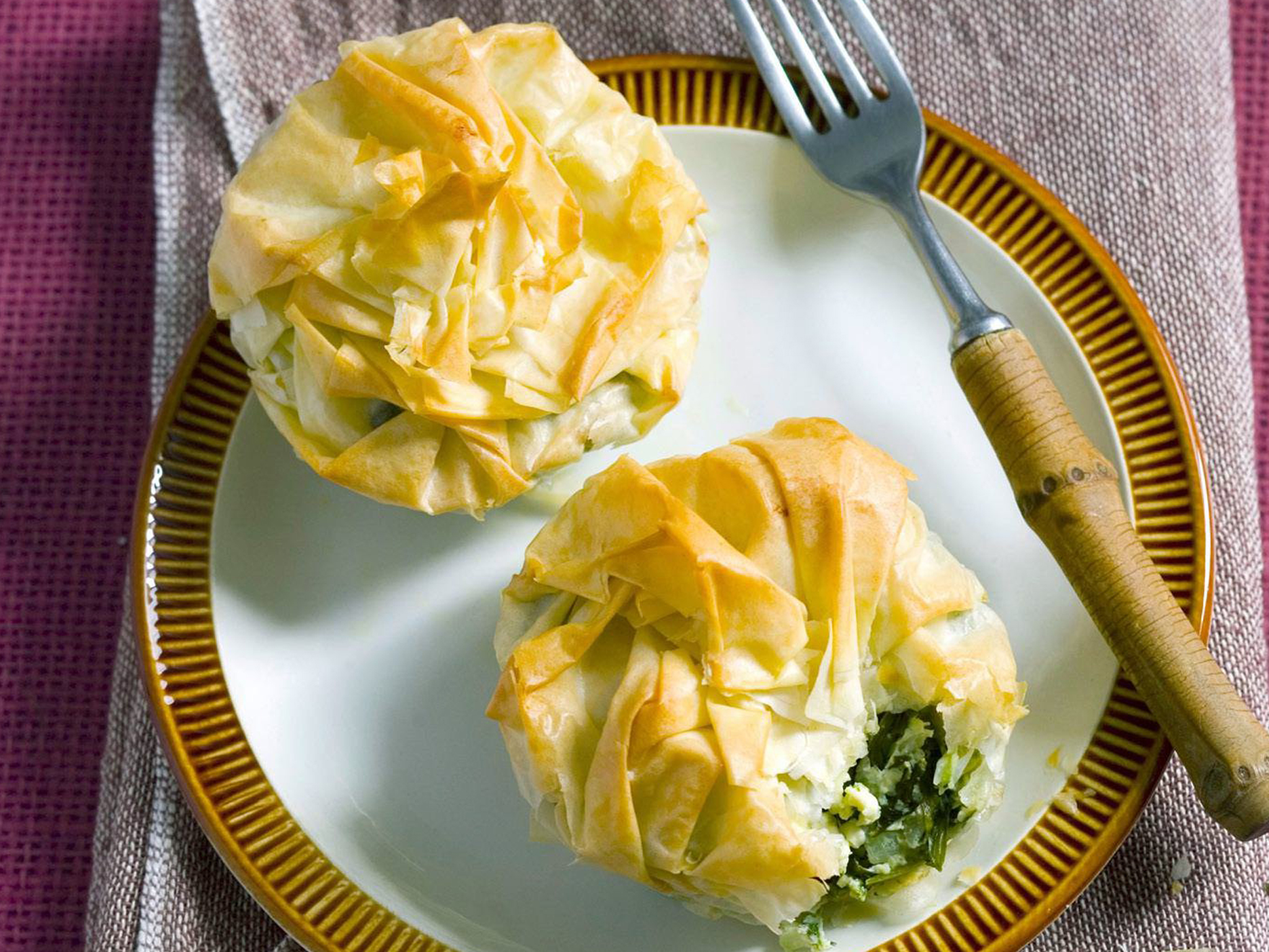 Feta and spinach filo bundles | Women's Weekly Food