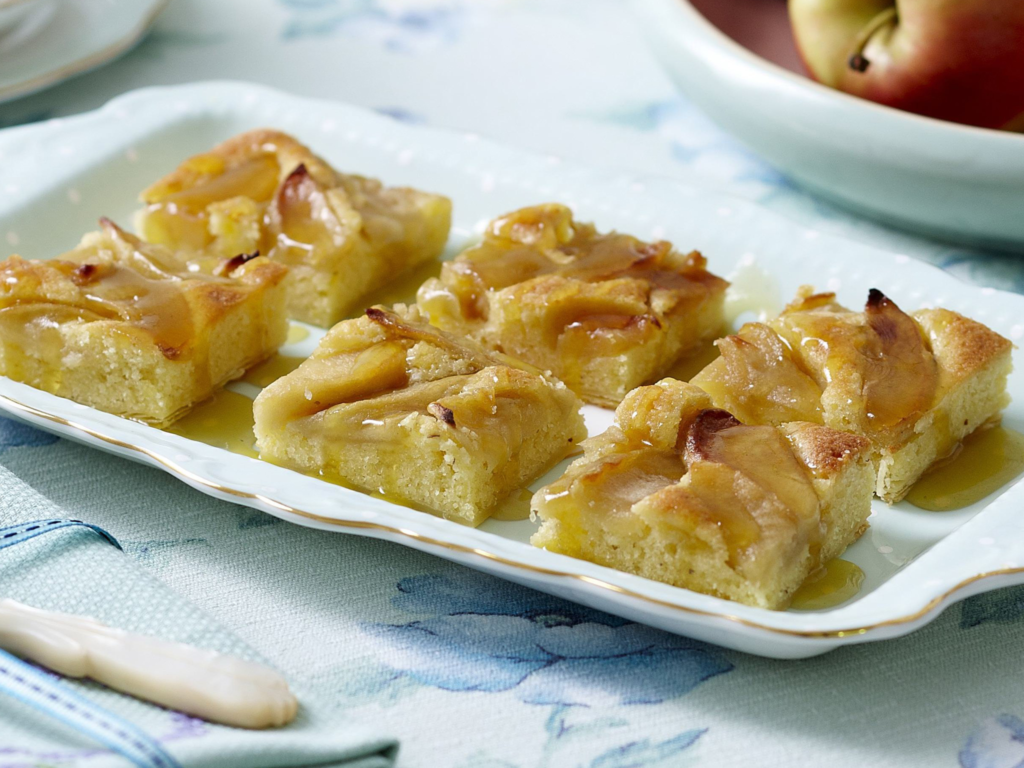 Caramel apple squares | Women's Weekly Food