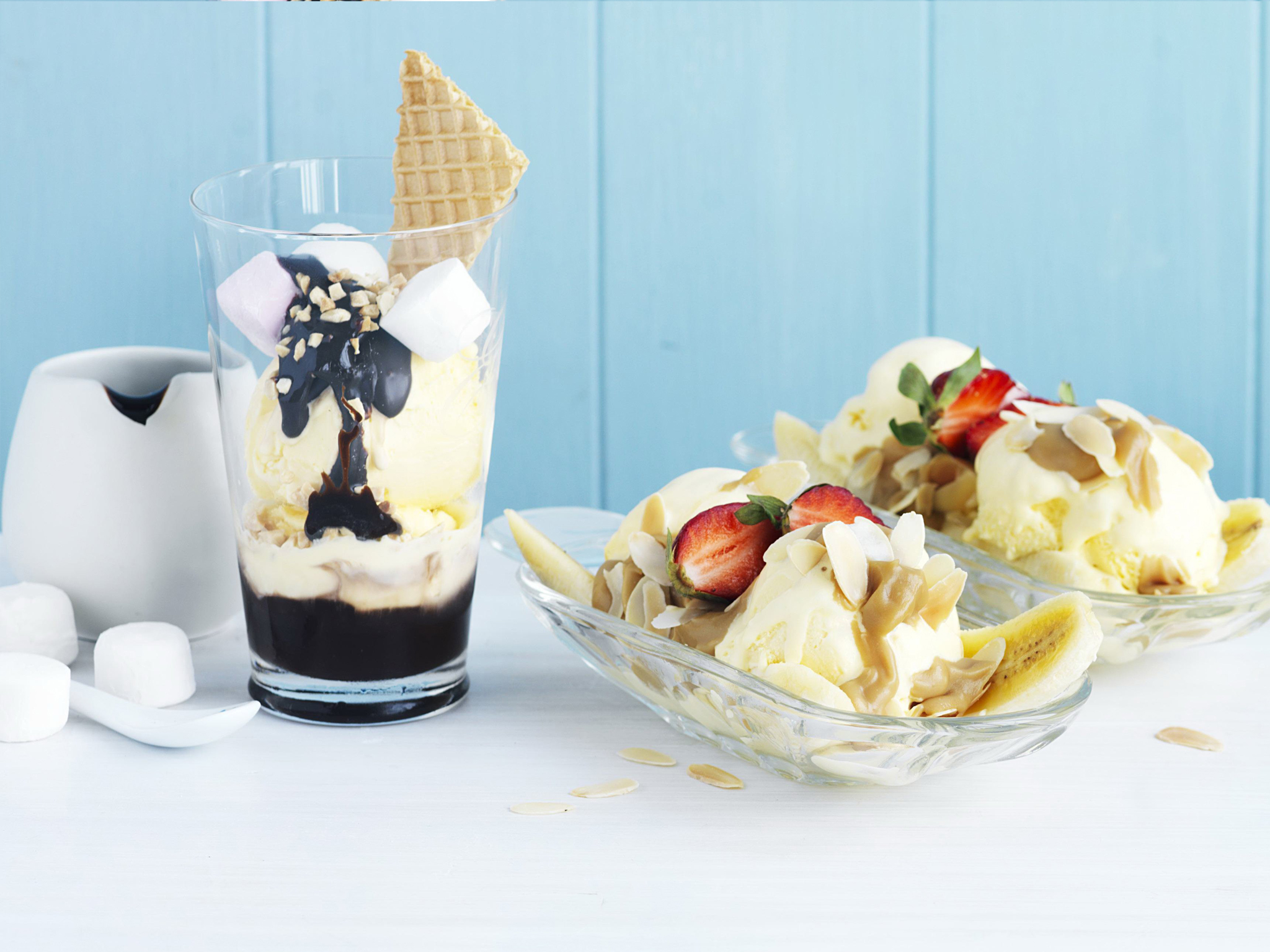 Banana split with caramel sauce | Women's Weekly Food