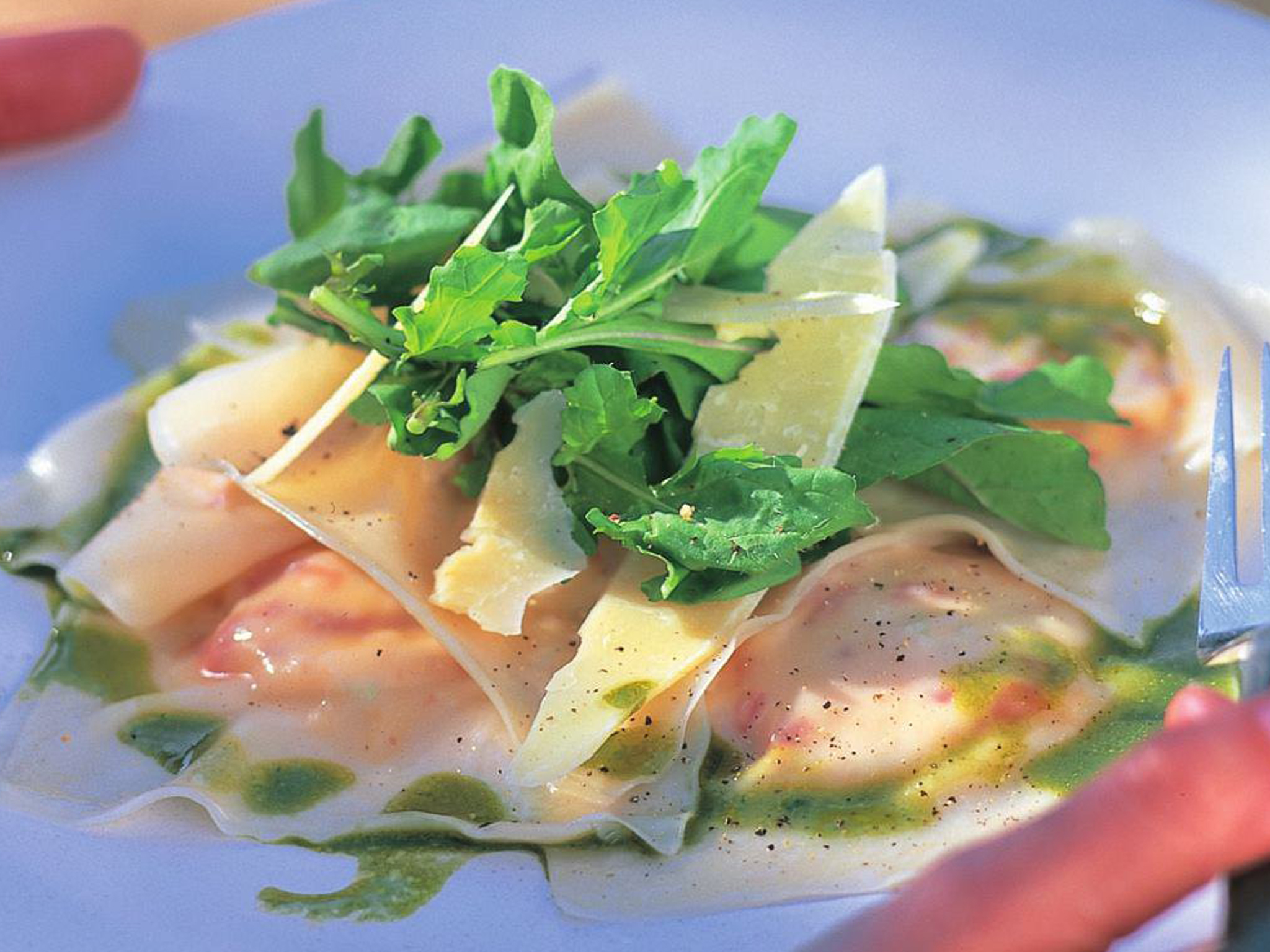 Ricotta & capsicum ravioli with rocket dressing | Women's Weekly Food