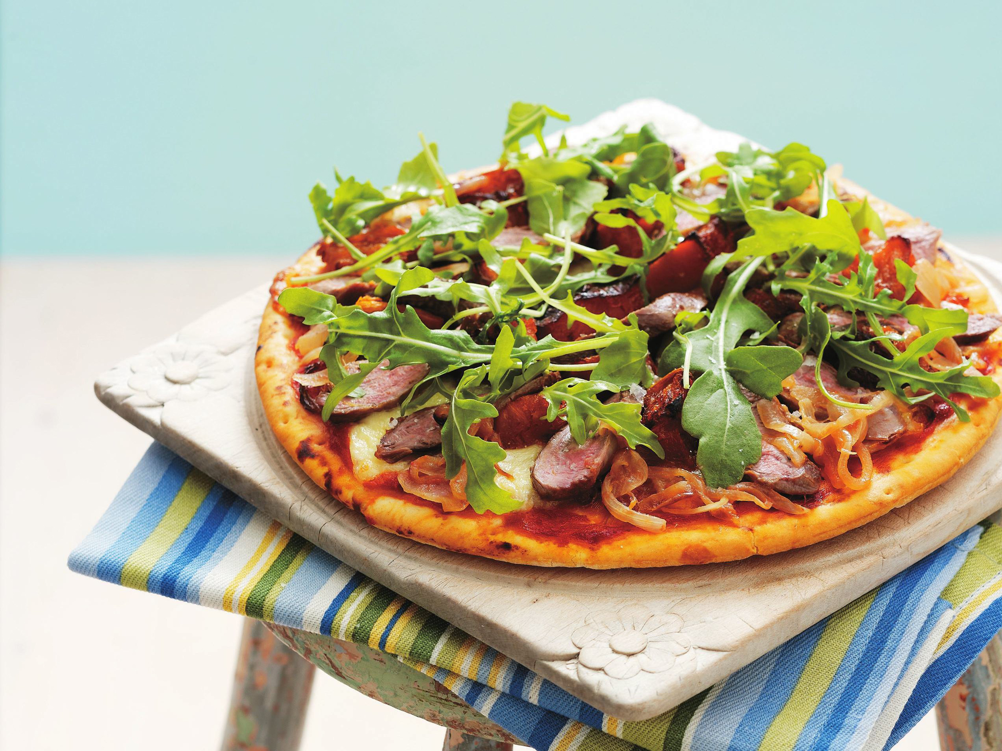 Caramelised onion, lamb and rocket pizza | Women's Weekly Food