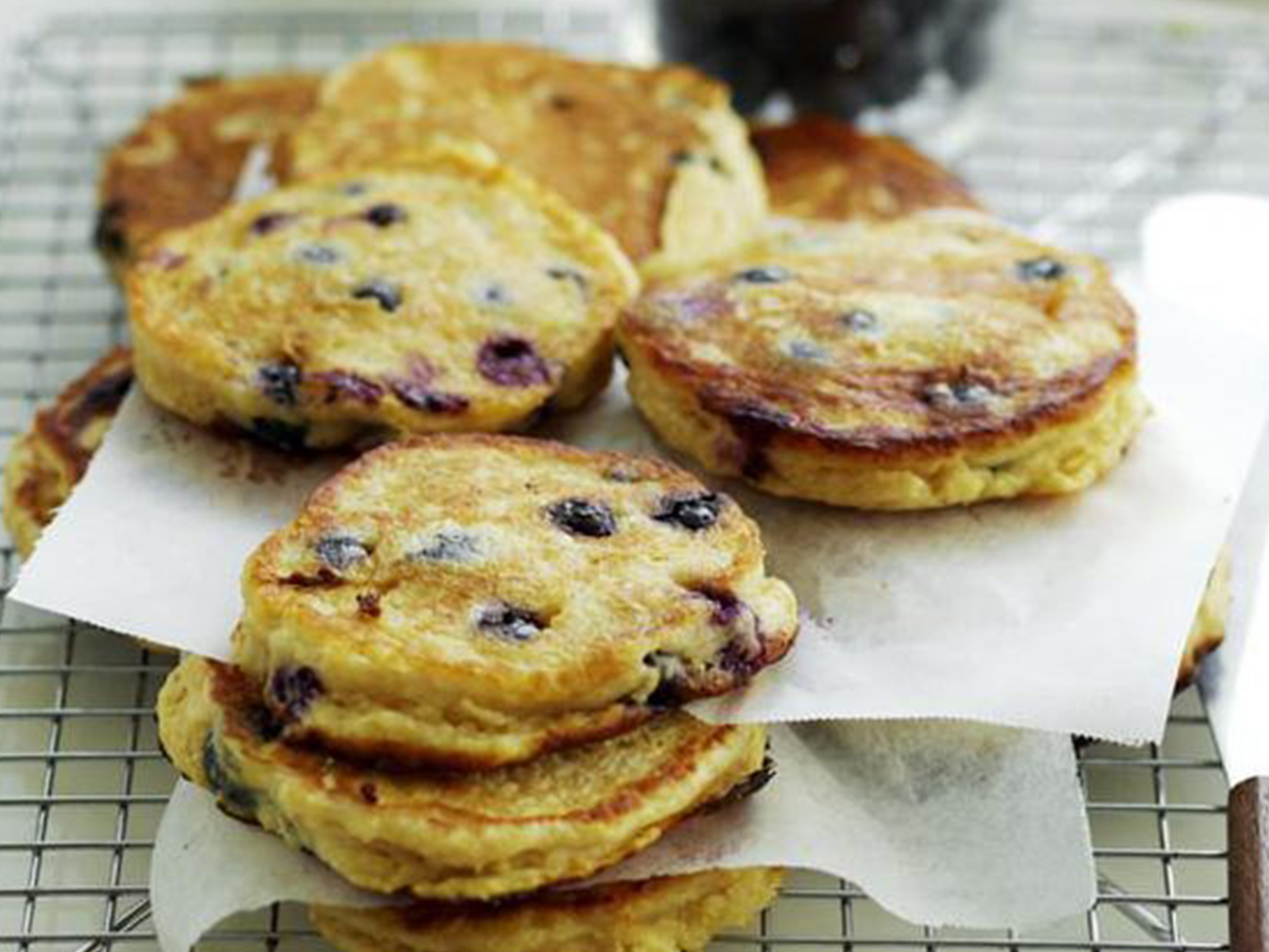 Blueberry hotcakes with walnuts and maple syrup | Women's Weekly Food