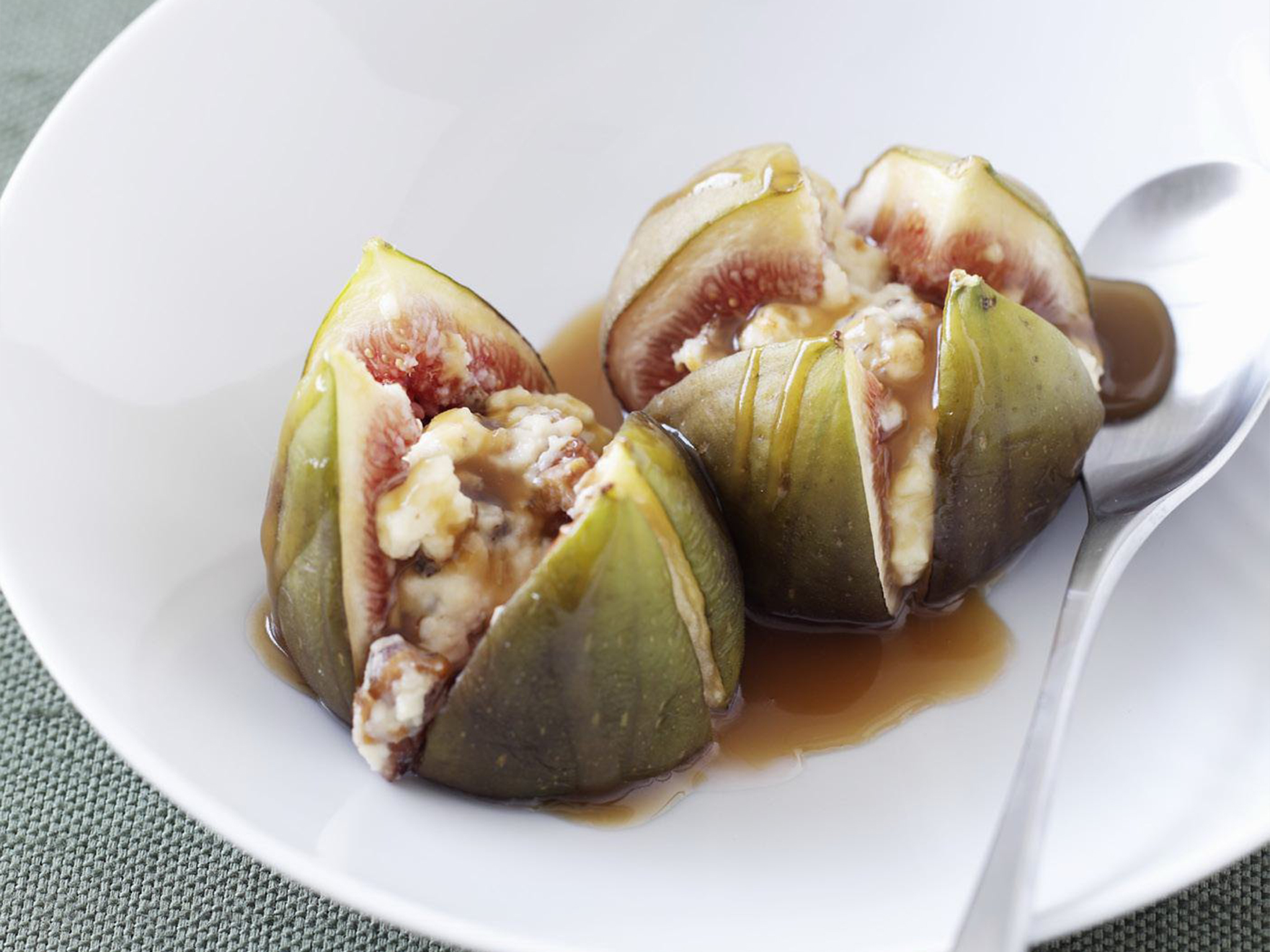Walnut and ricotta stuffed figs | Women's Weekly Food