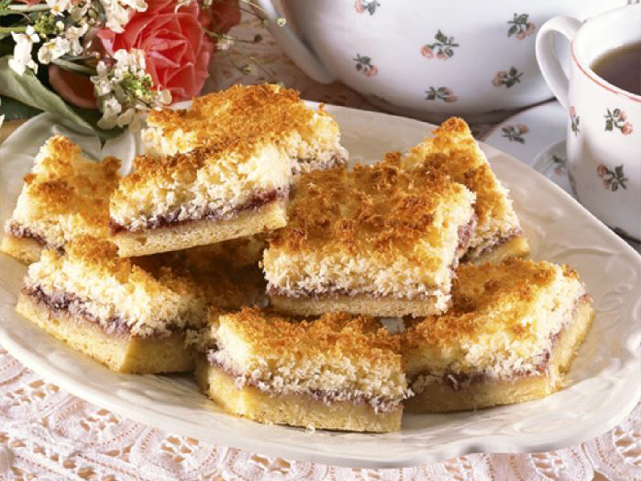 Retro Recipes: Australian Women's Weekly Big Book of Beautiful Biscuits ...