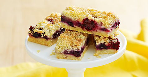 Apple berry crumble slice | Women's Weekly Food