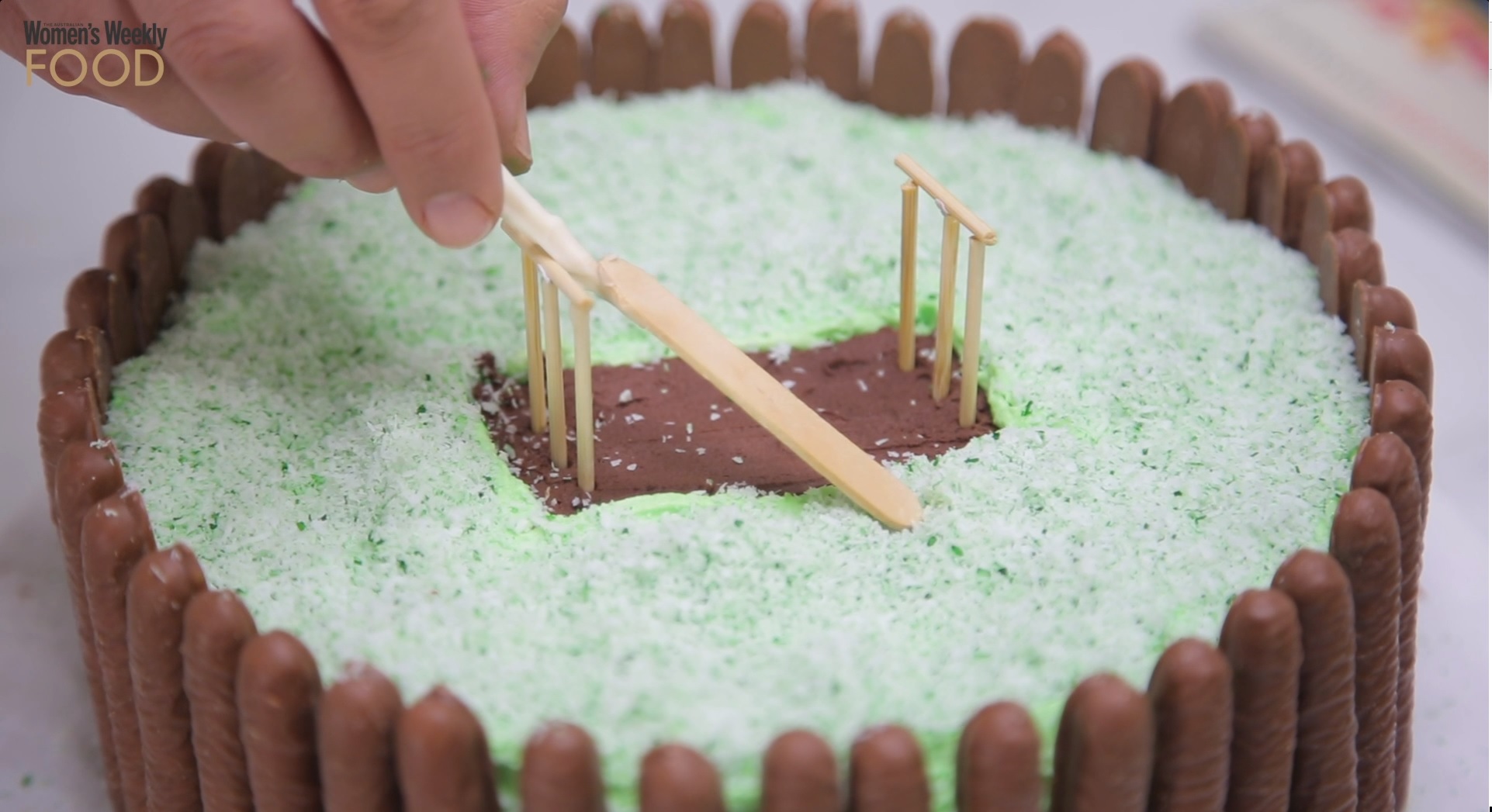Cricket pitch birthday cake | Women's Weekly Food