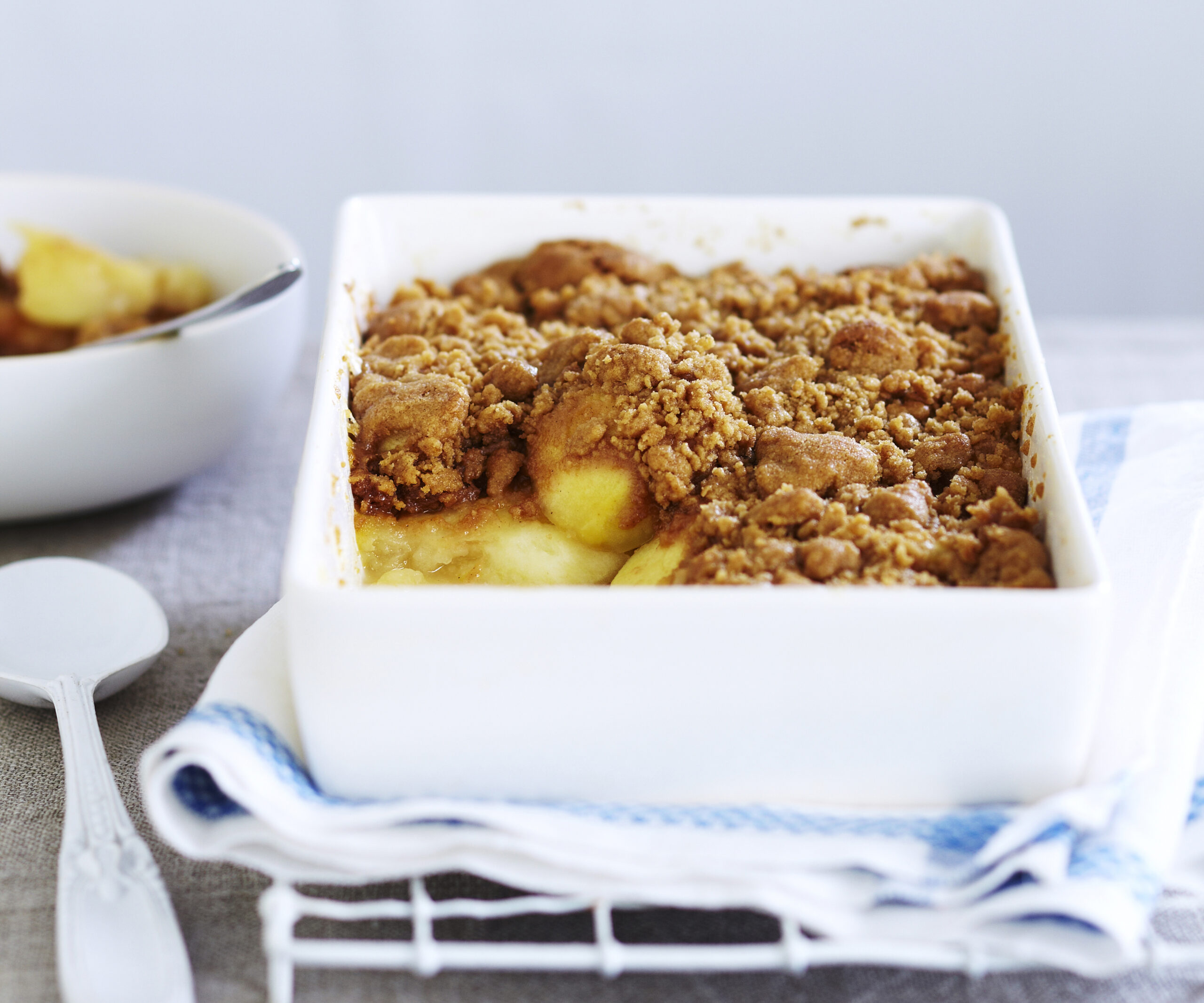 Apple and rhubarb crumble | Women's Weekly Food
