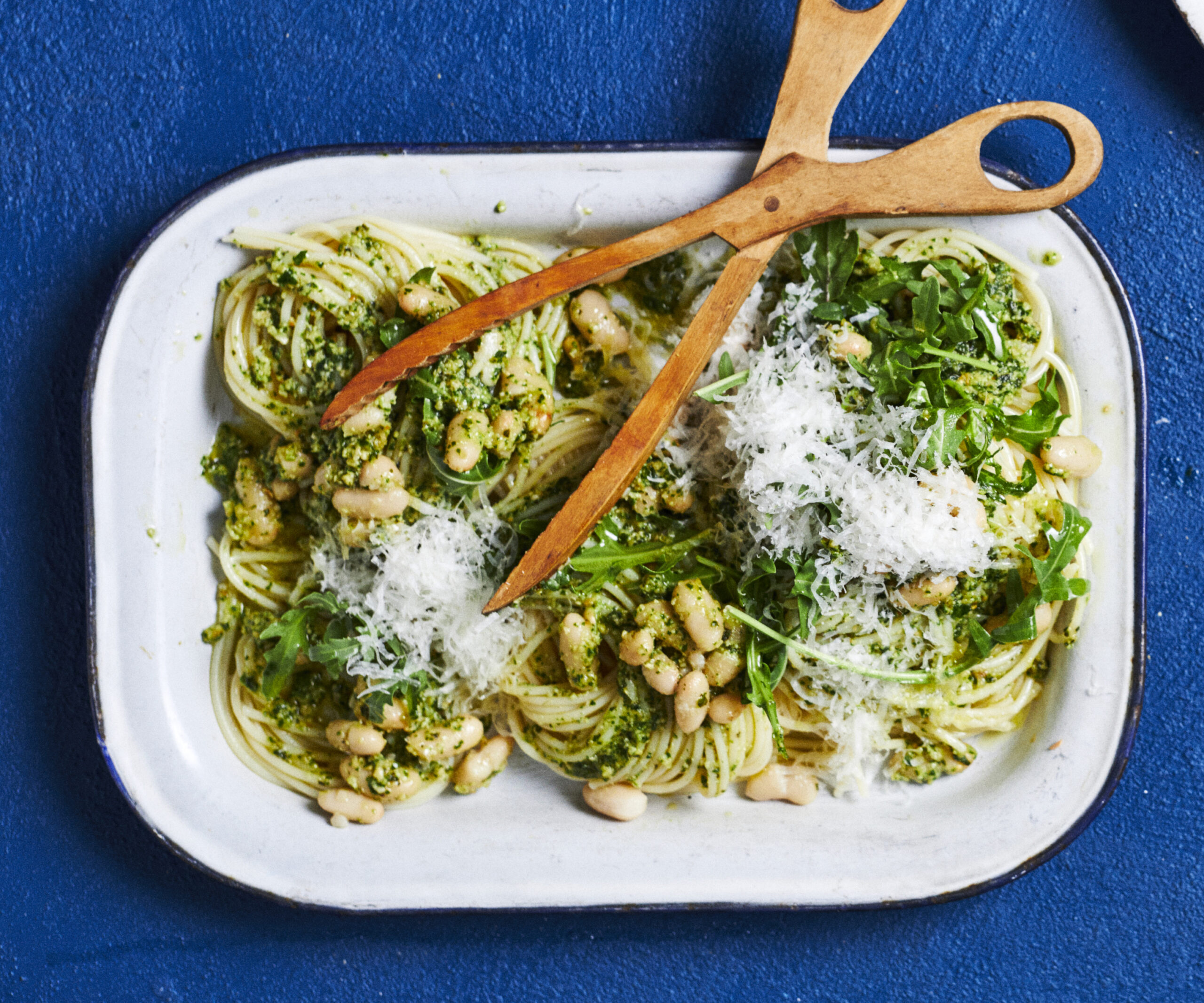 Spaghetti and zesty rocket salsa verde | Women's Weekly Food